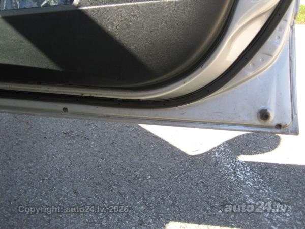 Grey Honda Civic 2007 in Tartu, with an engine capacity of 2.20 L and mileage of 390 thousand km for 2190 €, photo 9 on AUTOMOTO.COM.LV