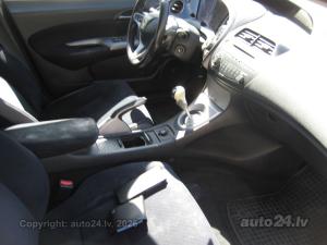 Grey Honda Civic 2007 in Tartu, with an engine capacity of 2.20 L and mileage of 390 thousand km for 2190 €, photo 13 on AUTOMOTO.COM.LV