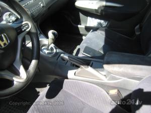 Grey Honda Civic 2007 in Tartu, with an engine capacity of 2.20 L and mileage of 390 thousand km for 2190 €, photo 14 on AUTOMOTO.COM.LV