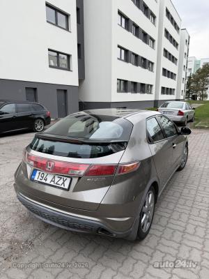 Pelēks Honda Civic 2007 Tallina, ar dzinēja tilpumu 1.80 L un nobraukumu 253 tūkst. km par 2000 €, foto 5 vietnē AUTOMOTO.COM.LV