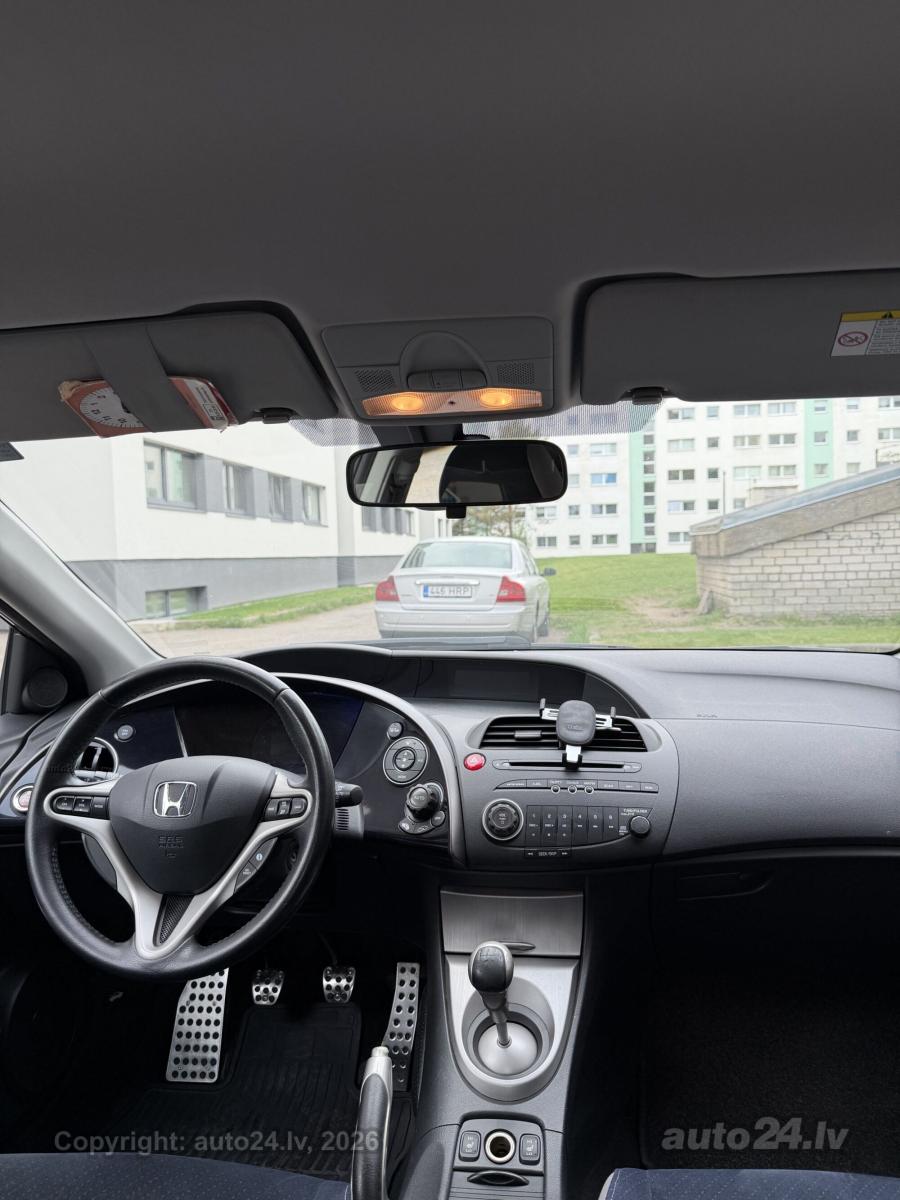 Pelēks Honda Civic 2007 Tallina, ar dzinēja tilpumu 1.80 L un nobraukumu 253 tūkst. km par 2000 €, foto 7 vietnē AUTOMOTO.COM.LV