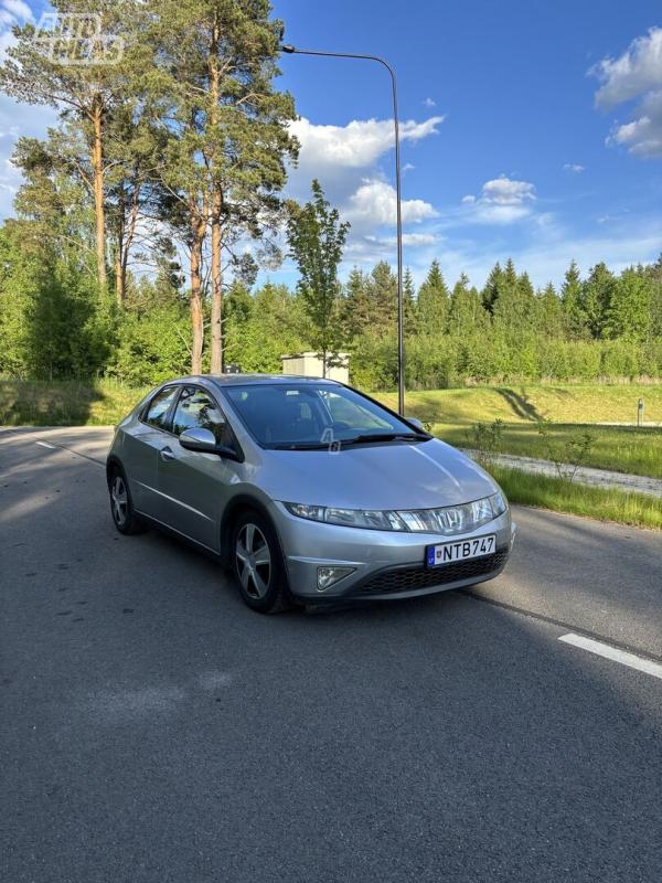 Grey Honda Civic 2007 in Vilnius, with an engine capacity of 2.20 L and mileage of 340 thousand km for 1600 €, photo 2 on AUTOMOTO.COM.LV