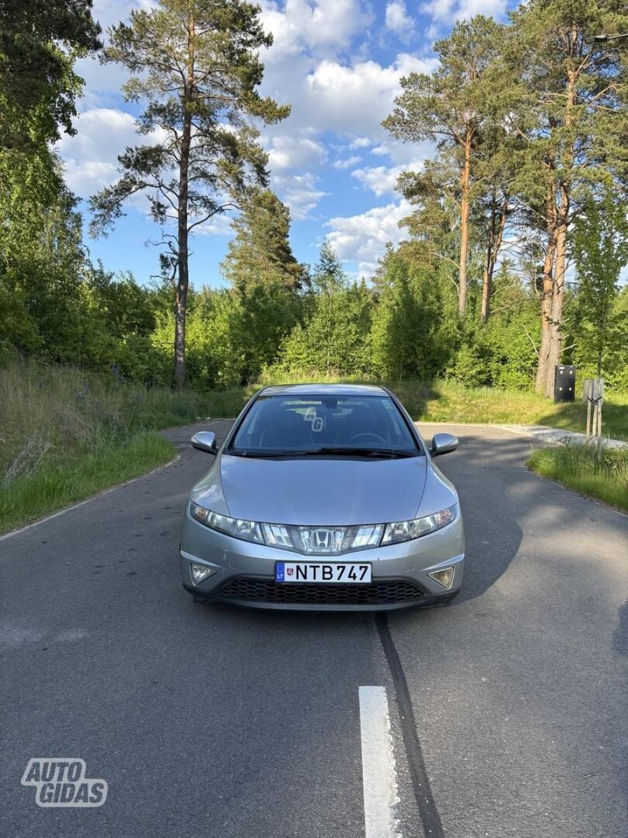 Grey Honda Civic 2007 in Vilnius, with an engine capacity of 2.20 L and mileage of 340 thousand km for 1600 €, photo 4 on AUTOMOTO.COM.LV