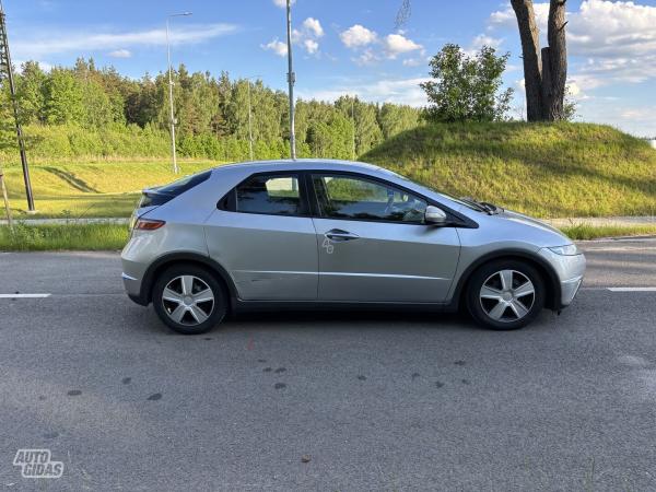 Grey Honda Civic 2007 in Vilnius, with an engine capacity of 2.20 L and mileage of 340 thousand km for 1600 €, photo 5 on AUTOMOTO.COM.LV