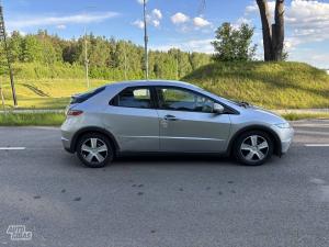 Grey Honda Civic 2007 in Vilnius, with an engine capacity of 2.20 L and mileage of 340 thousand km for 1600 €, photo 6 on AUTOMOTO.COM.LV