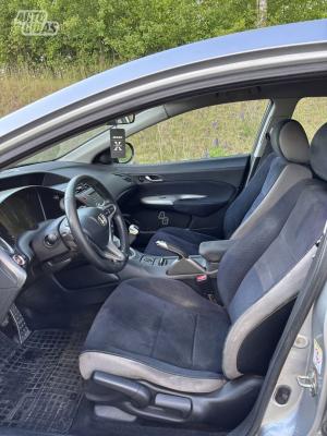 Grey Honda Civic 2007 in Vilnius, with an engine capacity of 2.20 L and mileage of 340 thousand km for 1600 €, photo 11 on AUTOMOTO.COM.LV