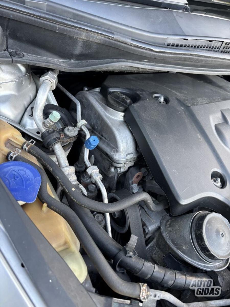 Grey Honda Civic 2007 in Vilnius, with an engine capacity of 2.20 L and mileage of 340 thousand km for 1600 €, photo 19 on AUTOMOTO.COM.LV