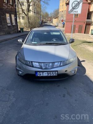 Grey Honda Civic 2007 in Riga, with an engine capacity of 1.80 L and mileage of 256 thousand km for 1400 €, photo 4 on AUTOMOTO.COM.LV