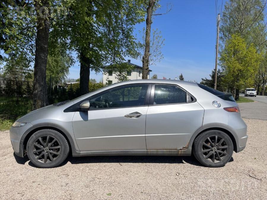 Grey Honda Civic 2007 in Riga, with an engine capacity of 2.20 L and mileage of 275 thousand km for 790 €, photo 3 on AUTOMOTO.COM.LV