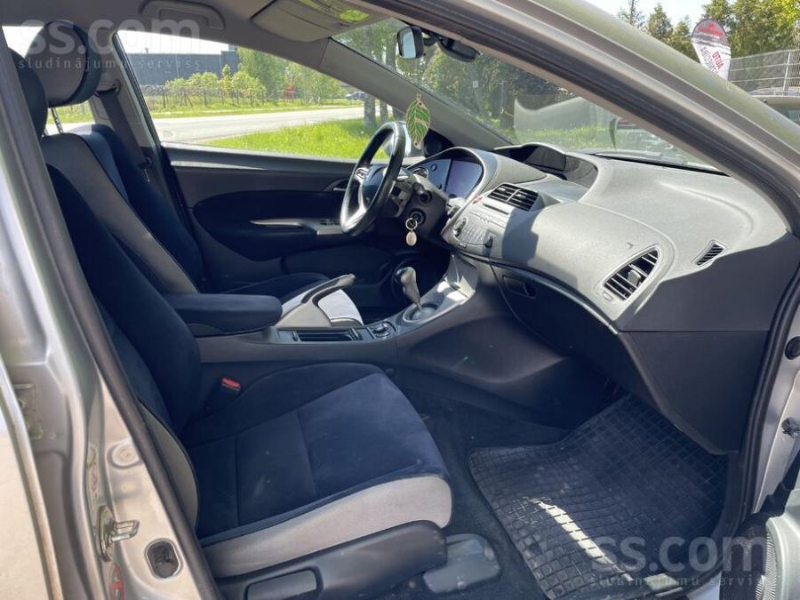 Grey Honda Civic 2007 in Riga, with an engine capacity of 2.20 L and mileage of 275 thousand km for 790 €, photo 18 on AUTOMOTO.COM.LV
