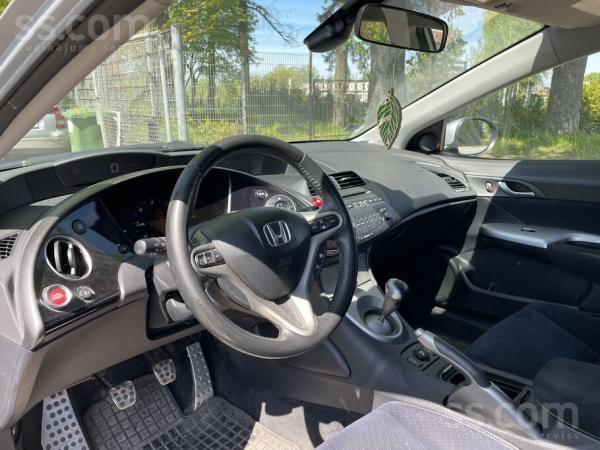 Pelēks Honda Civic 2007 Rīga, ar dzinēja tilpumu 2.20 L un nobraukumu 275 tūkst. km par 790 €, foto 9 vietnē AUTOMOTO.COM.LV