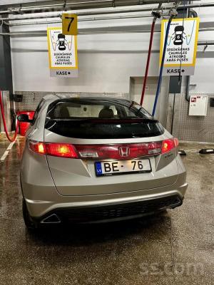 Pelēks Honda Civic 2007 Rīga, ar dzinēja tilpumu 1.80 L un nobraukumu 130 tūkst. km par 2800 €, foto 3 vietnē AUTOMOTO.COM.LV