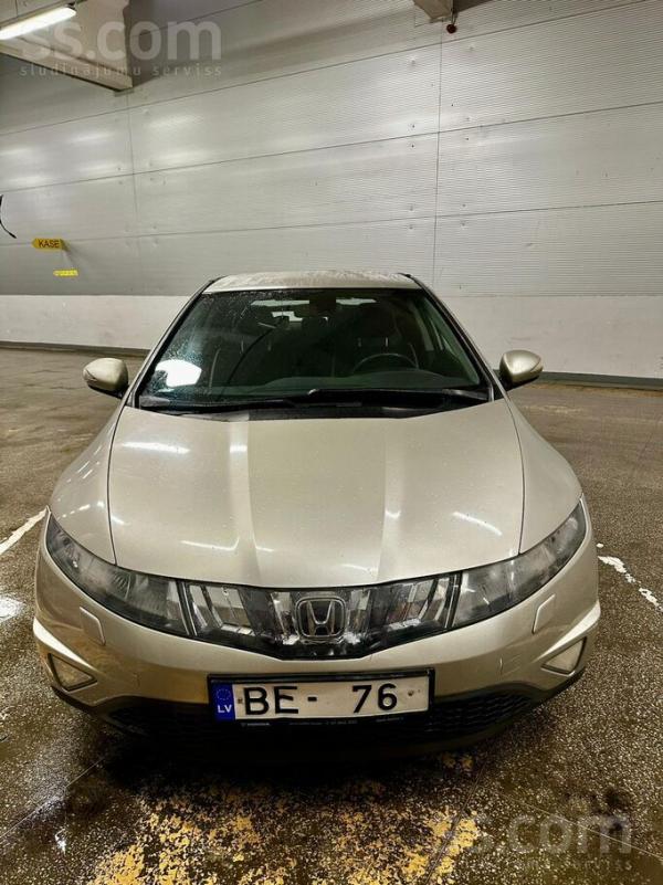 Grey Honda Civic 2007 in Riga, with an engine capacity of 1.80 L and mileage of 130 thousand km for 2800 €, photo 6 on AUTOMOTO.COM.LV