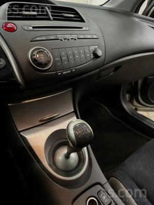 Pelēks Honda Civic 2007 Rīga, ar dzinēja tilpumu 1.80 L un nobraukumu 130 tūkst. km par 2800 €, foto 10 vietnē AUTOMOTO.COM.LV