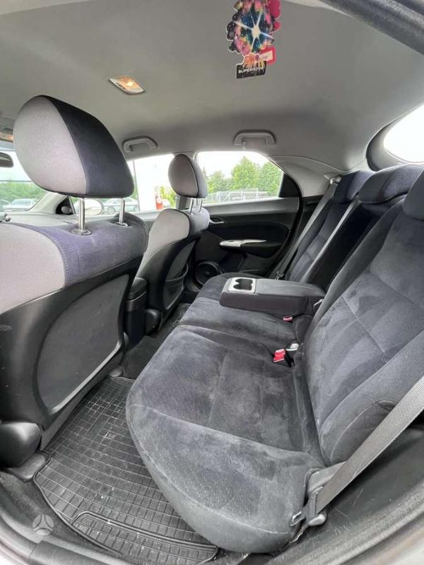 Pelēks Honda Civic 2007 Gargždai, ar dzinēja tilpumu 1.80 L un nobraukumu 204 tūkst. km par 1200 €, foto 5 vietnē AUTOMOTO.COM.LV