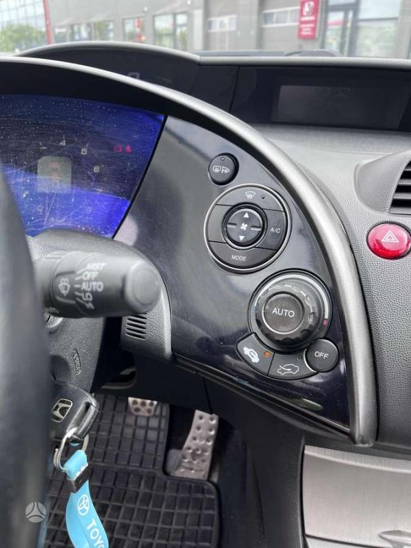 Pelēks Honda Civic 2007 Gargždai, ar dzinēja tilpumu 1.80 L un nobraukumu 204 tūkst. km par 1200 €, foto 9 vietnē AUTOMOTO.COM.LV