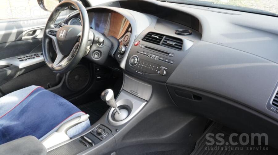 Pelēks Honda Civic 2007 Aizkraukle, ar dzinēja tilpumu 2.20 L un nobraukumu 0 tūkst. km par 2520 €, foto 14 vietnē AUTOMOTO.COM.LV