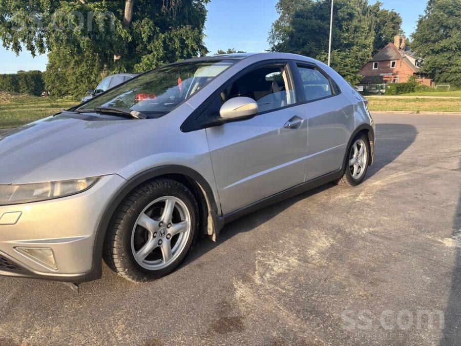 Pelēks Honda Civic 2007 Rīga, ar dzinēja tilpumu 1.80 L un nobraukumu 230 tūkst. km par 3100 €, foto 3 vietnē AUTOMOTO.COM.LV