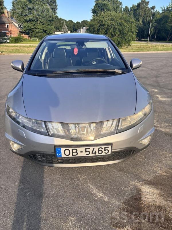 Pelēks Honda Civic 2007 Rīga, ar dzinēja tilpumu 1.80 L un nobraukumu 230 tūkst. km par 3100 €, foto 3 vietnē AUTOMOTO.COM.LV