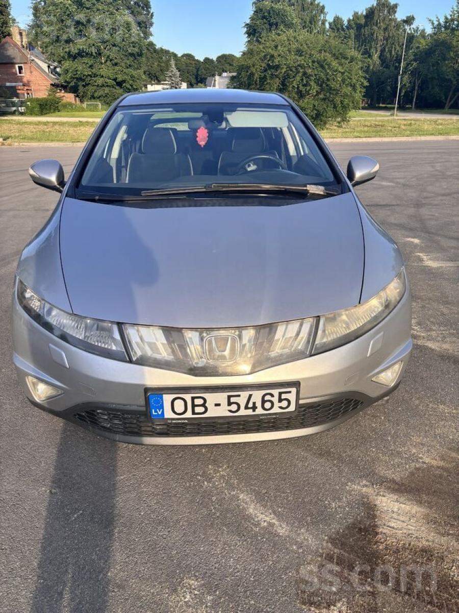 Pelēks Honda Civic 2007 Rīga, ar dzinēja tilpumu 1.80 L un nobraukumu 230 tūkst. km par 3100 €, foto 4 vietnē AUTOMOTO.COM.LV