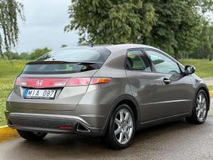 Pelēks Honda Civic 2007 Kauņa, ar dzinēja tilpumu 2.20 L un nobraukumu 282 tūkst. km par 3000 €, foto 5 vietnē AUTOMOTO.COM.LV