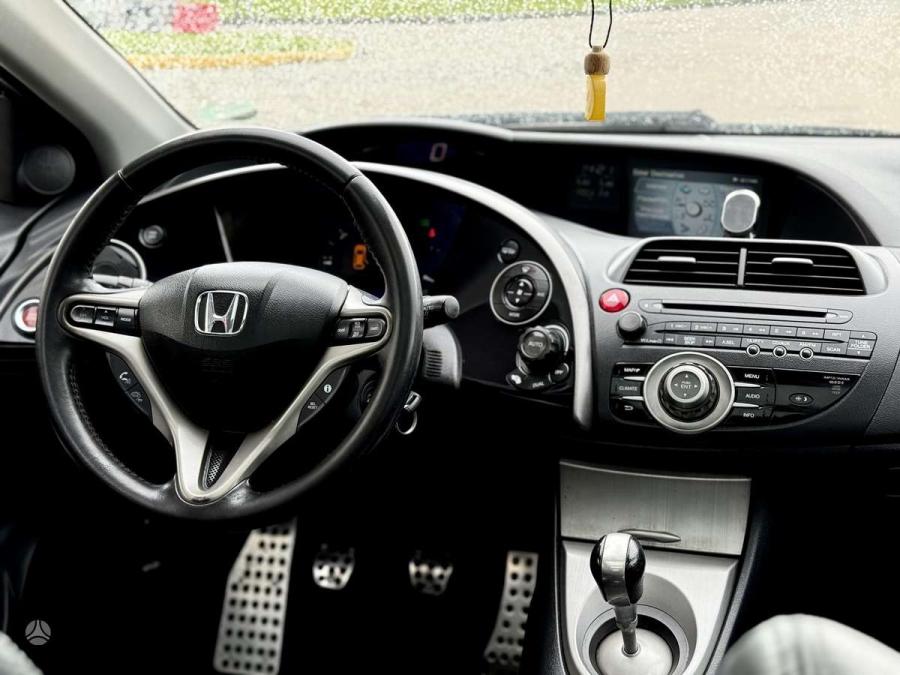Pelēks Honda Civic 2007 Kauņa, ar dzinēja tilpumu 2.20 L un nobraukumu 282 tūkst. km par 3000 €, foto 22 vietnē AUTOMOTO.COM.LV