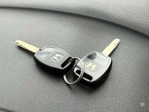 Pelēks Honda Civic 2007 Kauņa, ar dzinēja tilpumu 2.20 L un nobraukumu 282 tūkst. km par 3000 €, foto 23 vietnē AUTOMOTO.COM.LV
