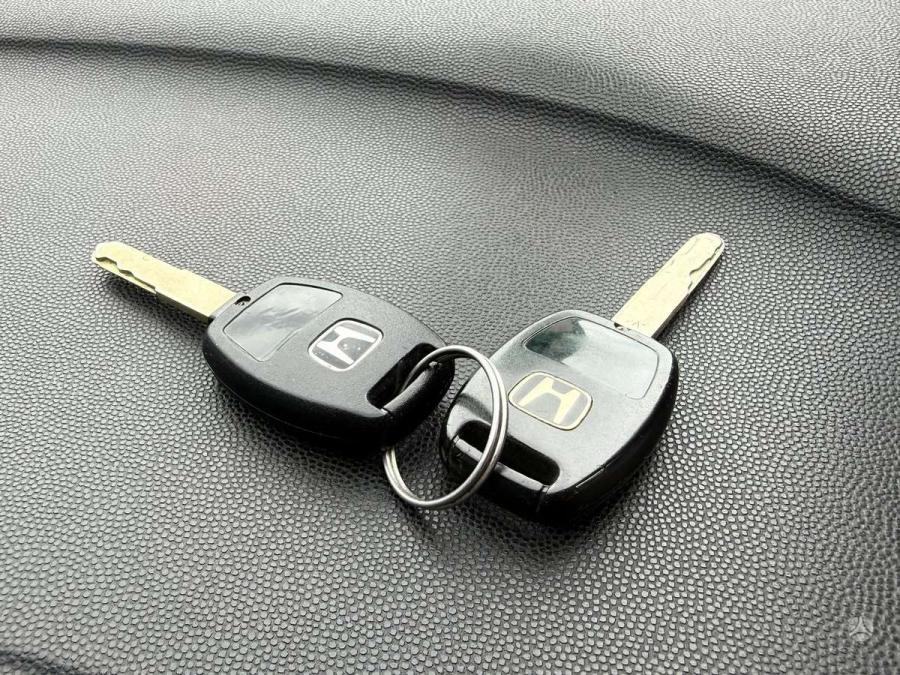 Pelēks Honda Civic 2007 Kauņa, ar dzinēja tilpumu 2.20 L un nobraukumu 282 tūkst. km par 3000 €, foto 23 vietnē AUTOMOTO.COM.LV