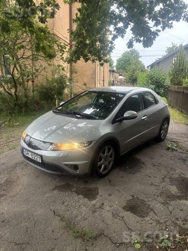 Pelēks Honda Civic 2007 Rīga, ar dzinēja tilpumu 1.80 L un nobraukumu 205 tūkst. km par 545 €, foto 1 vietnē AUTOMOTO.COM.LV