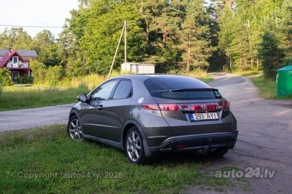 Pelēks Honda Civic 2007 Tallina, ar dzinēja tilpumu 1.80 L un nobraukumu 244 tūkst. km par 2400 €, foto 2 vietnē AUTOMOTO.COM.LV