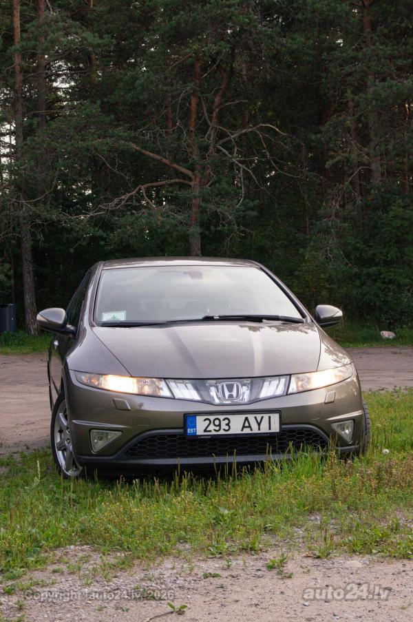 Pelēks Honda Civic 2007 Tallina, ar dzinēja tilpumu 1.80 L un nobraukumu 244 tūkst. km par 2400 €, foto 5 vietnē AUTOMOTO.COM.LV