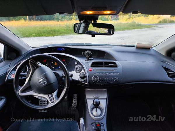Pelēks Honda Civic 2007 Tallina, ar dzinēja tilpumu 1.80 L un nobraukumu 244 tūkst. km par 2400 €, foto 7 vietnē AUTOMOTO.COM.LV