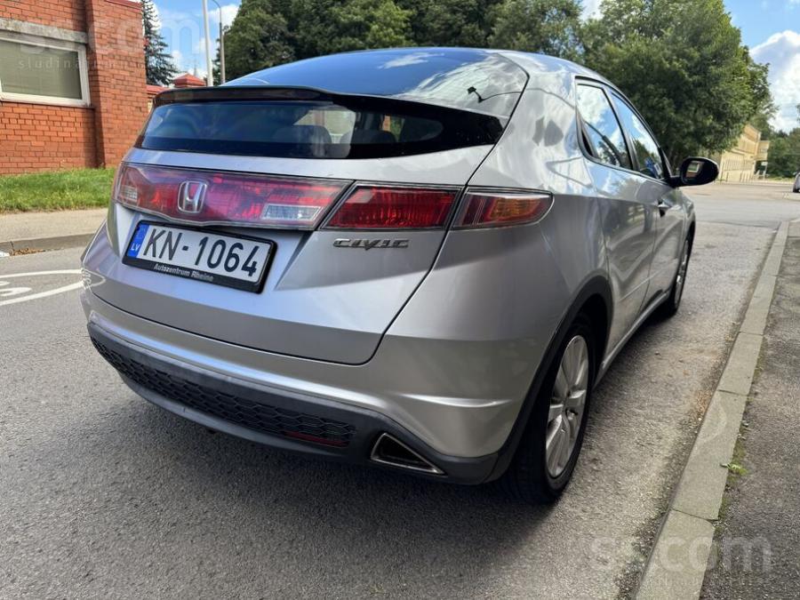 Pelēks Honda Civic 2007 Rīga, ar dzinēja tilpumu 2.20 L un nobraukumu 287 tūkst. km par 1600 €, foto 4 vietnē AUTOMOTO.COM.LV