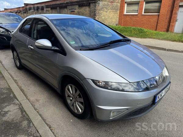 Grey Honda Civic 2007 in Riga, with an engine capacity of 2.20 L and mileage of 287 thousand km for 1600 €, photo 6 on AUTOMOTO.COM.LV
