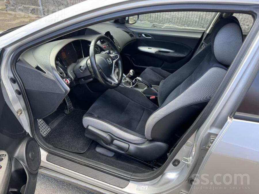 Pelēks Honda Civic 2007 Rīga, ar dzinēja tilpumu 2.20 L un nobraukumu 287 tūkst. km par 1600 €, foto 9 vietnē AUTOMOTO.COM.LV