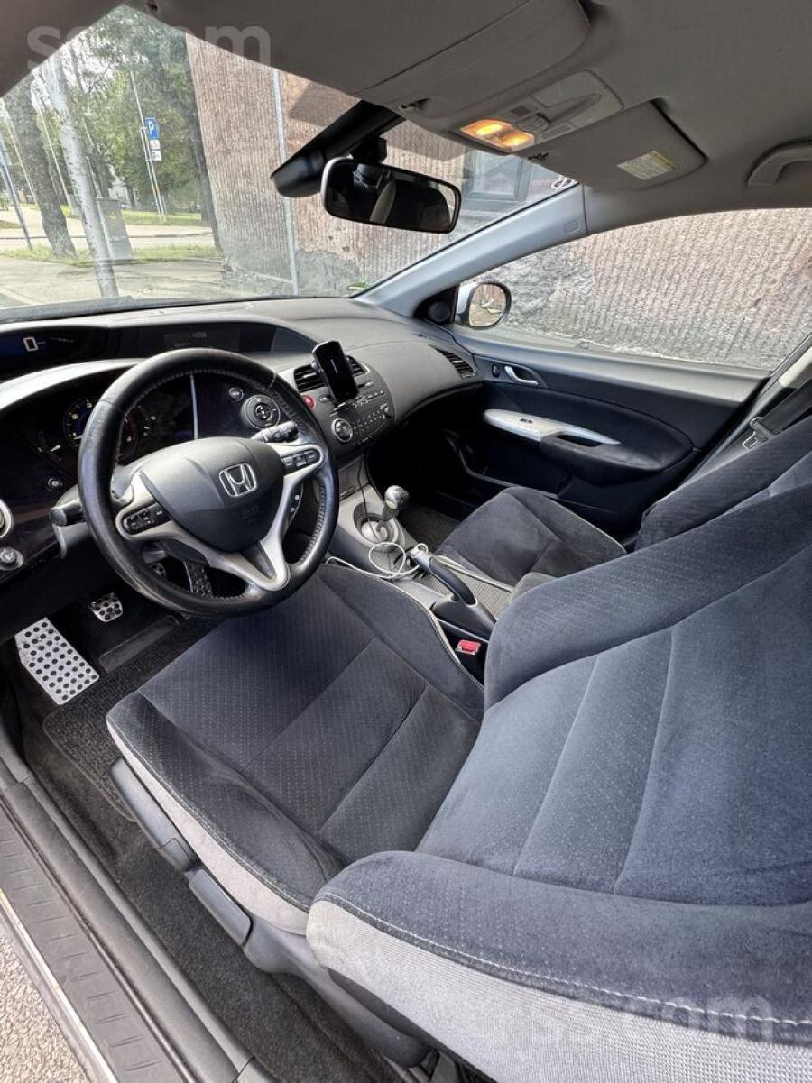 Pelēks Honda Civic 2007 Rīga, ar dzinēja tilpumu 2.20 L un nobraukumu 287 tūkst. km par 1600 €, foto 10 vietnē AUTOMOTO.COM.LV