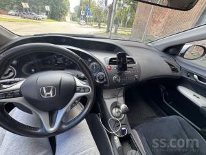 Pelēks Honda Civic 2007 Rīga, ar dzinēja tilpumu 2.20 L un nobraukumu 287 tūkst. km par 1600 €, foto 12 vietnē AUTOMOTO.COM.LV