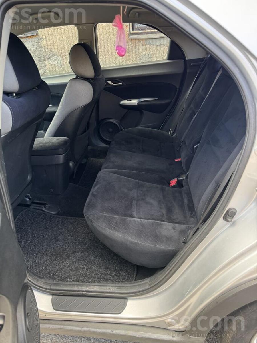 Pelēks Honda Civic 2007 Rīga, ar dzinēja tilpumu 2.20 L un nobraukumu 287 tūkst. km par 1600 €, foto 14 vietnē AUTOMOTO.COM.LV