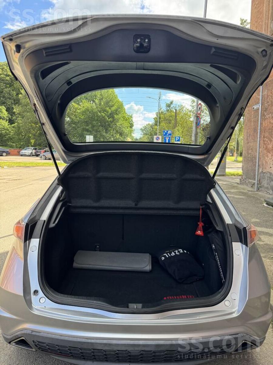 Pelēks Honda Civic 2007 Rīga, ar dzinēja tilpumu 2.20 L un nobraukumu 287 tūkst. km par 1600 €, foto 15 vietnē AUTOMOTO.COM.LV