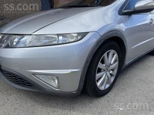 Pelēks Honda Civic 2007 Rīga, ar dzinēja tilpumu 2.20 L un nobraukumu 287 tūkst. km par 1600 €, foto 18 vietnē AUTOMOTO.COM.LV