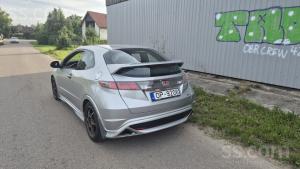 Grey Honda Civic 2007 in Riga, with an engine capacity of 2.00 L and mileage of 194 thousand km for 5500 €, photo 4 on AUTOMOTO.COM.LV