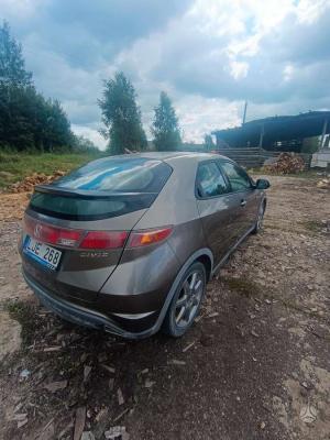 Grey Honda Civic 2007 in Moletai, with an engine capacity of 2.20 L and mileage of 298 thousand km for 1200 €, photo 6 on AUTOMOTO.COM.LV