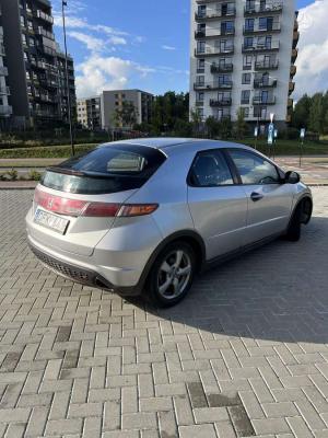 Grey Honda Civic 2007 in Vilnius, with an engine capacity of 2.20 L and mileage of 315 thousand km for 1250 €, photo 4 on AUTOMOTO.COM.LV