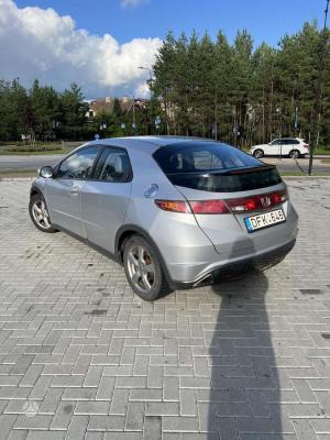 Grey Honda Civic 2007 in Vilnius, with an engine capacity of 2.20 L and mileage of 315 thousand km for 1250 €, photo 5 on AUTOMOTO.COM.LV