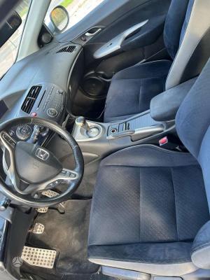 Grey Honda Civic 2007 in Vilnius, with an engine capacity of 2.20 L and mileage of 315 thousand km for 1250 €, photo 6 on AUTOMOTO.COM.LV