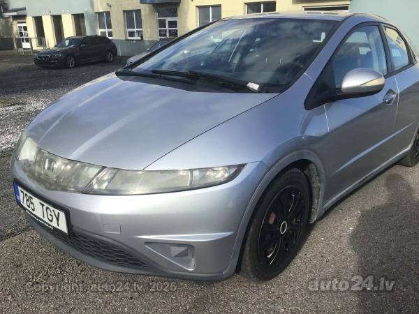 Pelēks Honda Civic 2007 Tartu, ar dzinēja tilpumu 1.80 L un nobraukumu 270 tūkst. km par 1650 €, foto 3 vietnē AUTOMOTO.COM.LV