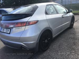 Pelēks Honda Civic 2007 Tartu, ar dzinēja tilpumu 1.80 L un nobraukumu 270 tūkst. km par 1650 €, foto 5 vietnē AUTOMOTO.COM.LV