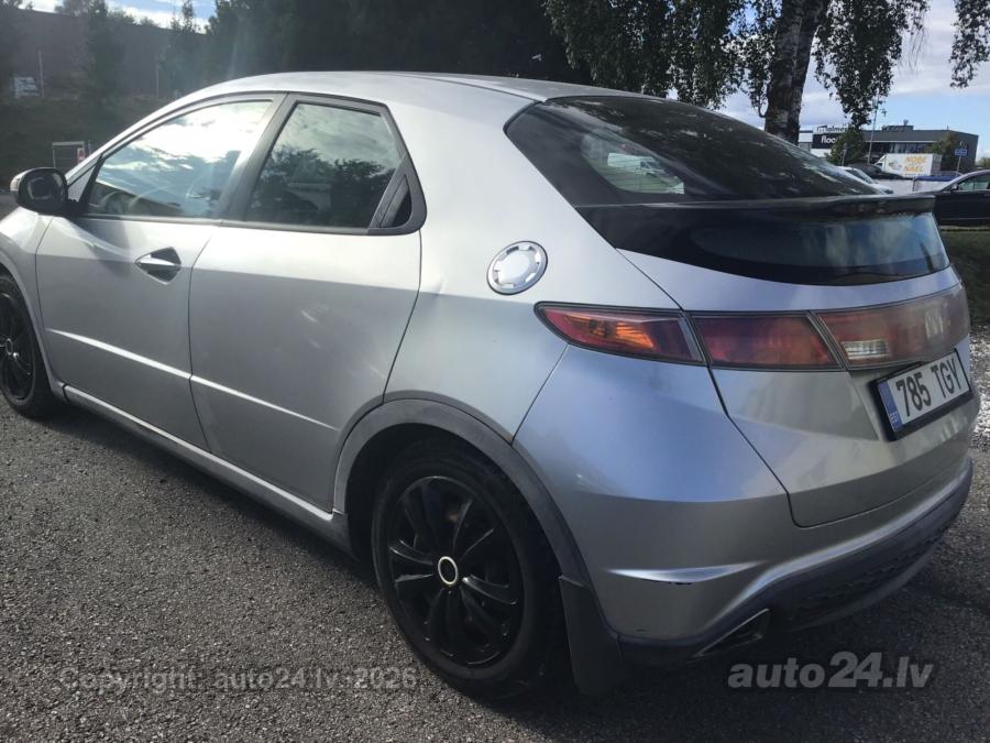 Pelēks Honda Civic 2007 Tartu, ar dzinēja tilpumu 1.80 L un nobraukumu 270 tūkst. km par 1650 €, foto 8 vietnē AUTOMOTO.COM.LV