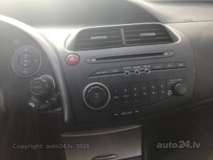 Pelēks Honda Civic 2007 Tartu, ar dzinēja tilpumu 1.80 L un nobraukumu 270 tūkst. km par 1650 €, foto 15 vietnē AUTOMOTO.COM.LV