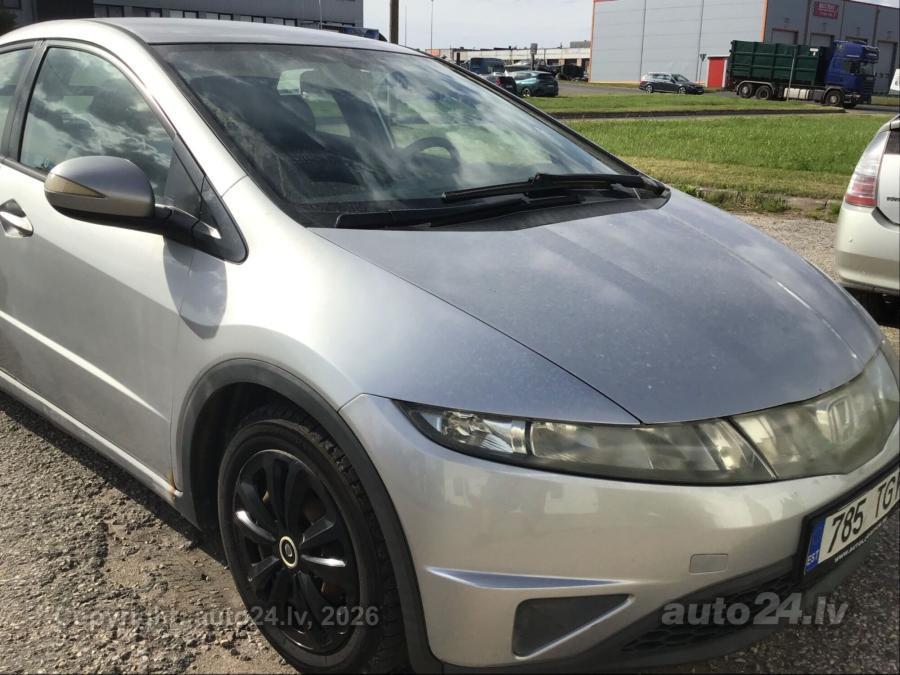 Pelēks Honda Civic 2007 Tartu, ar dzinēja tilpumu 1.80 L un nobraukumu 270 tūkst. km par 1650 €, foto 21 vietnē AUTOMOTO.COM.LV